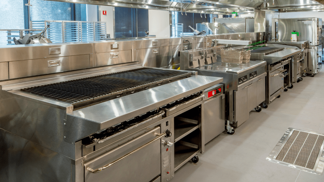Advantages of Stainless Steel Kitchen Work Tables in Restaurants